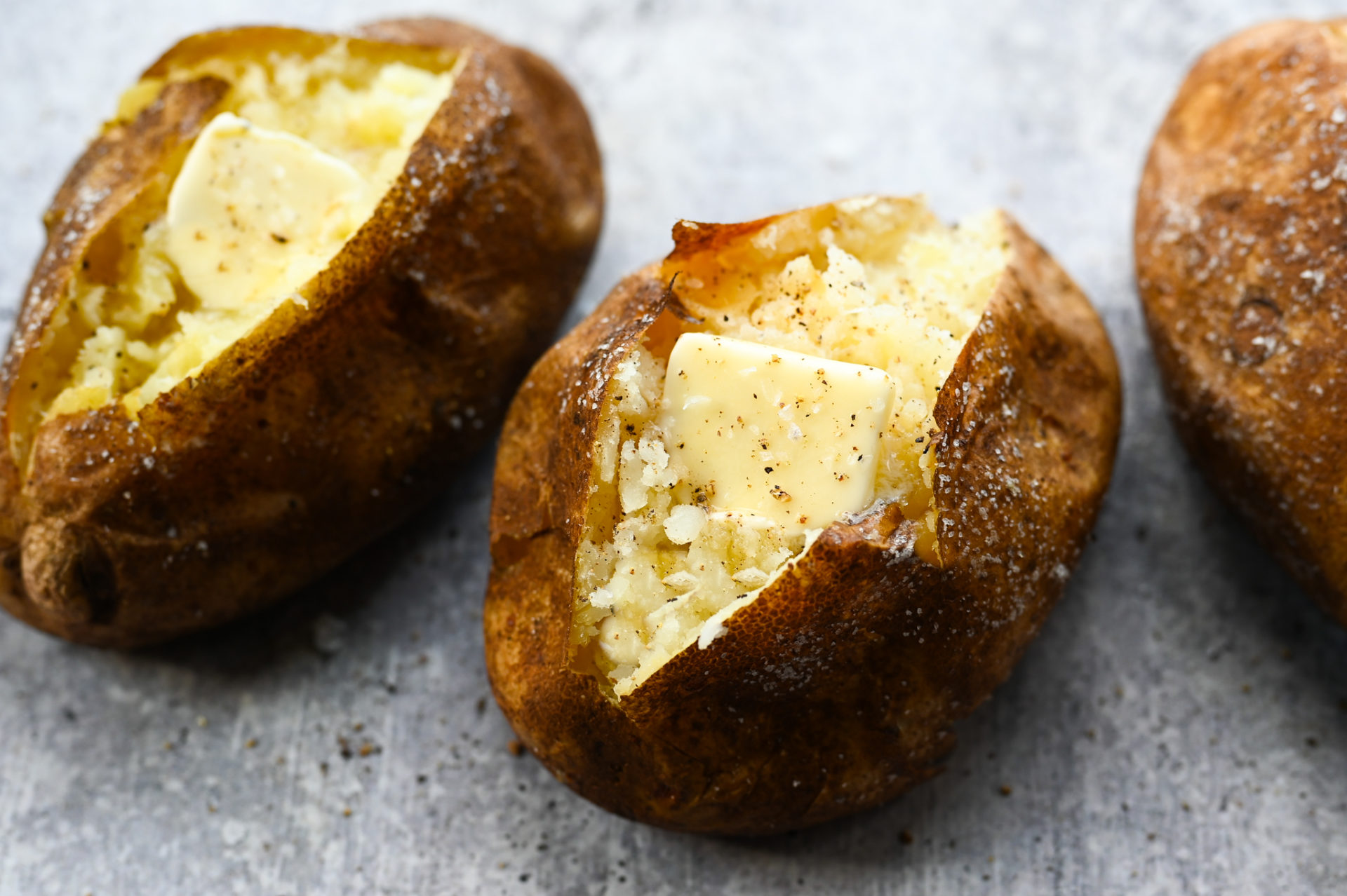 Remarkable Benefits Of Baking Potatoes In The Oven - imon depression